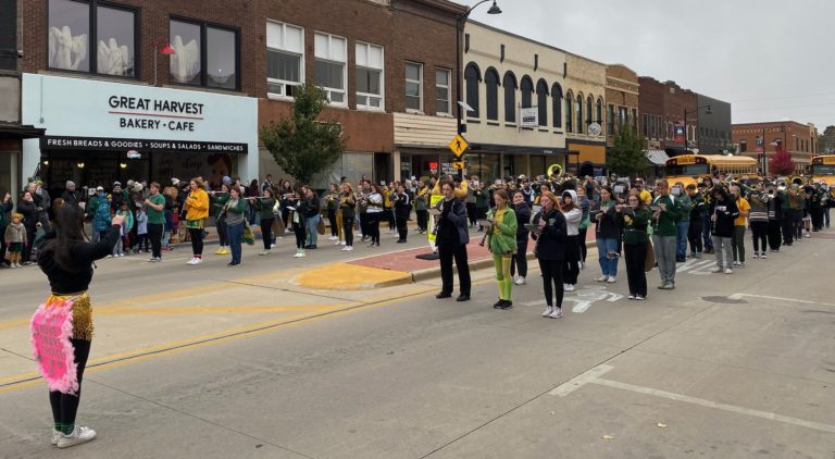 Beaver Dam Homecoming Parade - 2022 | Daily Dodge