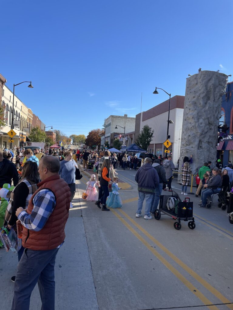 Thousands In Attendance For Beaver Dam's Seventh Annual Fall Downtown ...